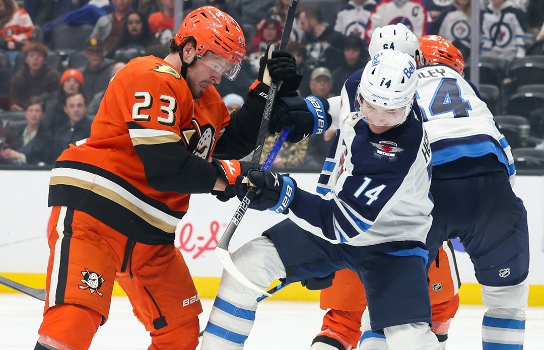 Jets' lead slips away as Ducks clinch win in final seconds - Classic107: Winnipeg's only ...